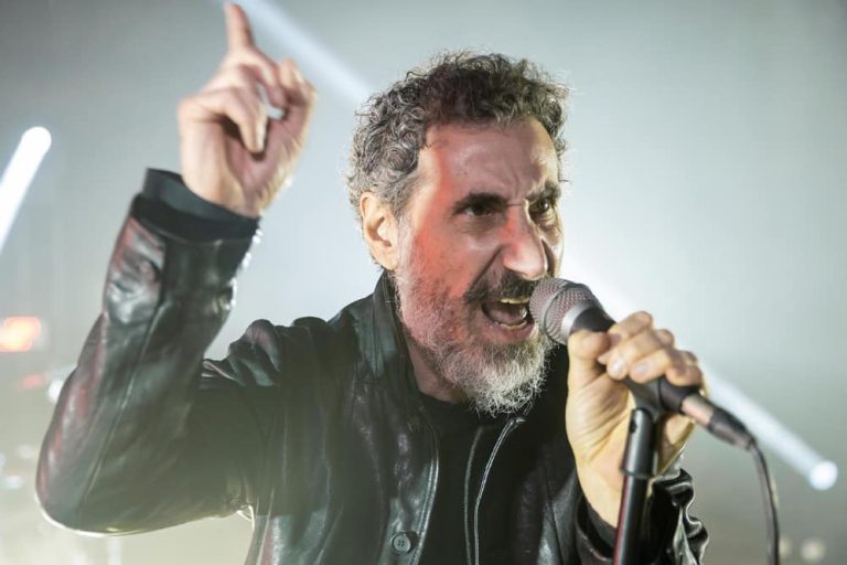Serj Tankian estreia clipe de ‘Cartoon Buyer’ de seu novo EP - Kiss FM